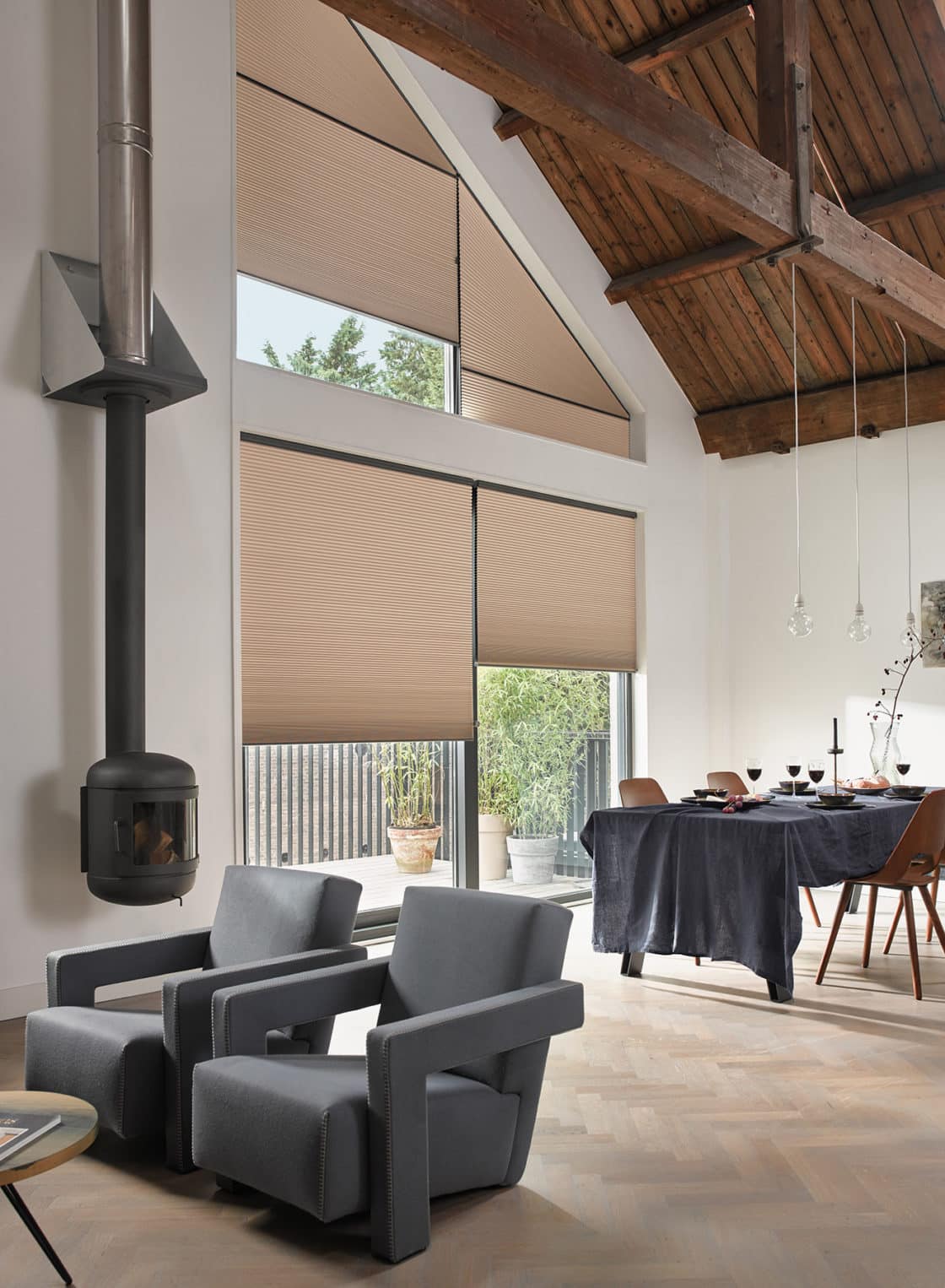 Etoféa Quel store choisir pour une fenêtre en triangle