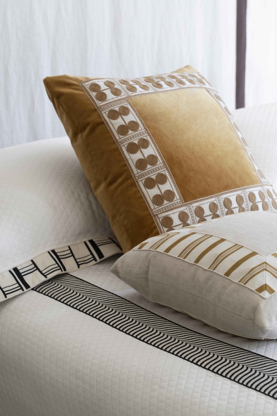 Etoféa Des double rideaux raffinés avec des galons contemporains