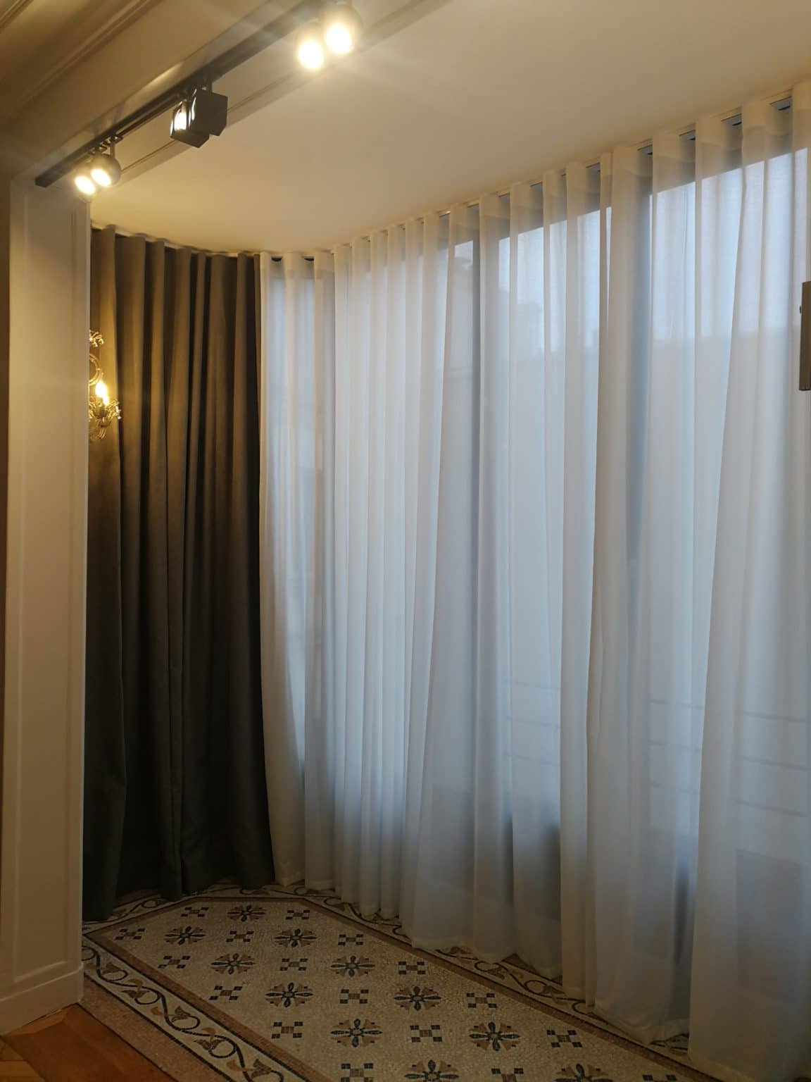 Etoféa Comment habiller en rideaux wave votre bow window à Paris